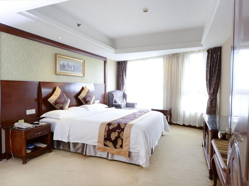 VIENNA INTERNATIONAL HOTEL SHANGHAI HONGQIAO HUB INTERNATIONAL EXHIBITION CENTER | ⋆⋆⋆⋆ | CHINA ...